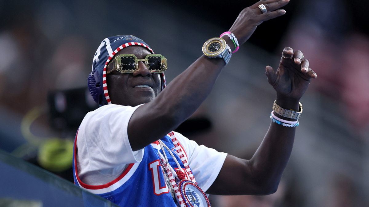 Flavor Flav's Heartfelt Gesture - ReviewFitHealth.com